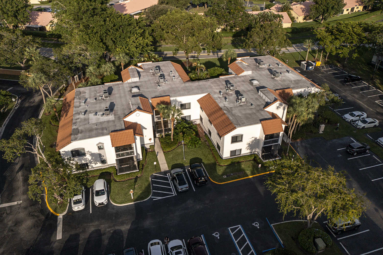 Boca Raton Apartments - Apartments In Boca Raton FL - Crystal Palms